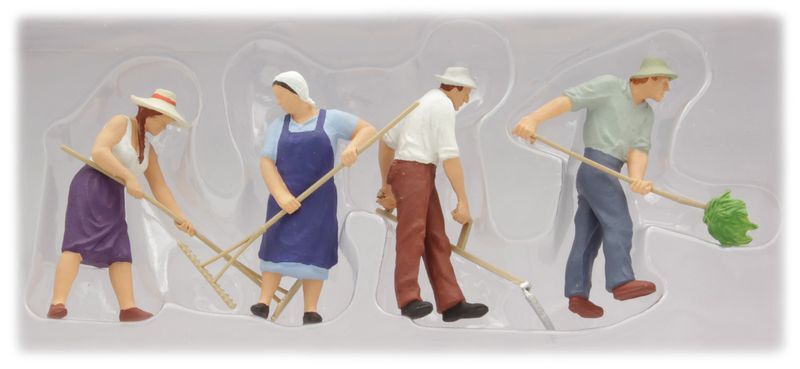 Preiser 1:43 Hay Harvest Figures X 4 65341 | ScaleModelCo Hobby Centre