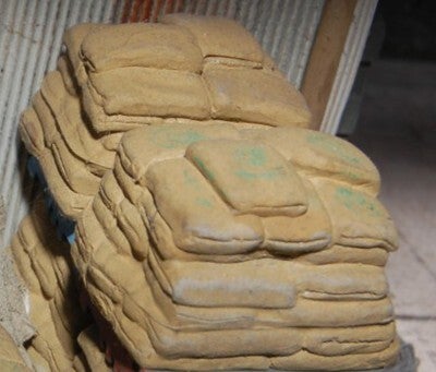 Uneek 350 HO Scale Pallet Loads Sacks | ScaleModelCo Hobby Centre